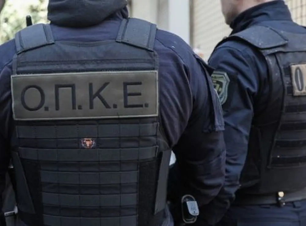 Απίστευτο: Αστυνομικοί βρίσκονται πάνω από 24 ώρες «εγκλωβισμένοι» μετά ...