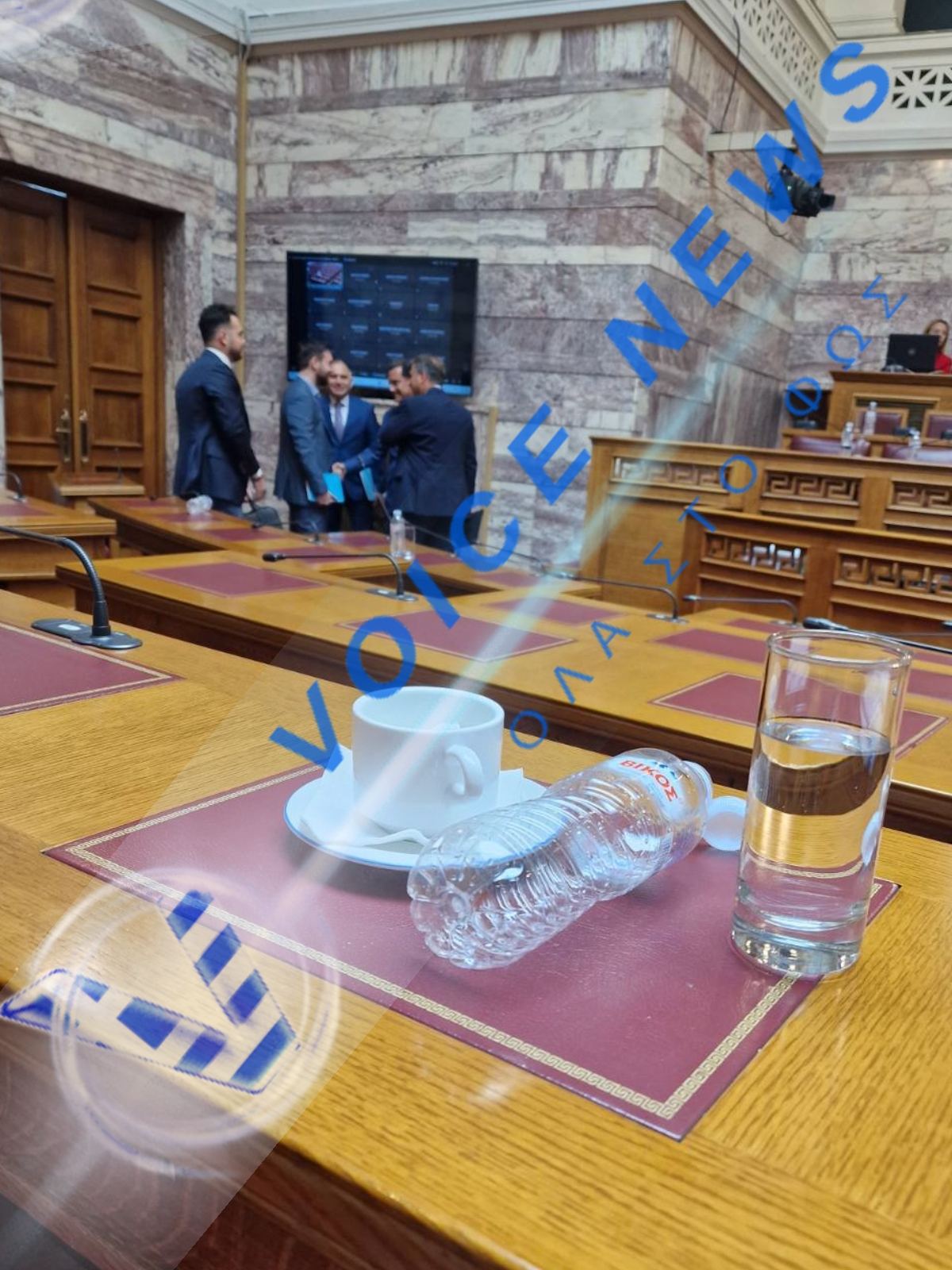 ΒΟΜΒΑ ΜΕΓΑΤΟΝΩΝ! ΝΙΚΗΤΑ ΚΑΚΛΑΜΑΝΗ, ΠΑΙΡΝΕΙΣ ΤΗΛΕΦΩΝΟ ΚΑΙ ΚΛΑΙΣ; ΔΕΙΤΕ ...