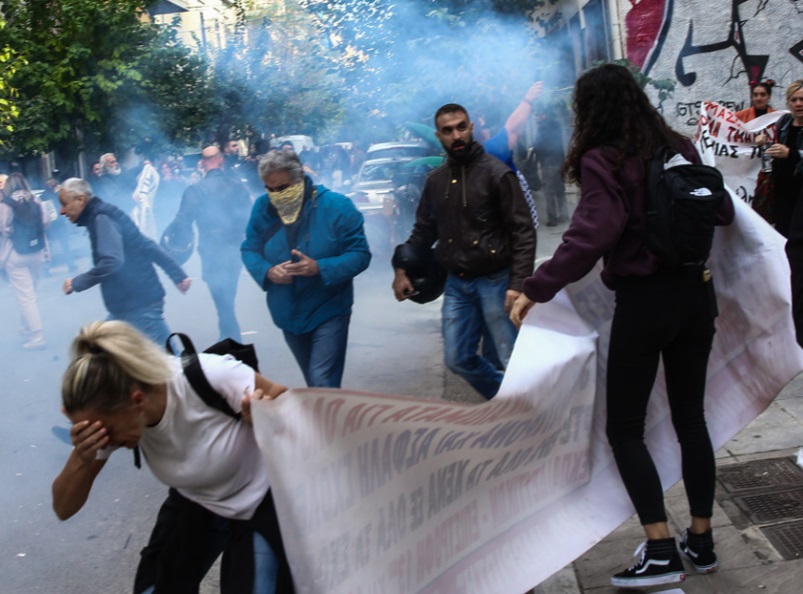 Οργή και αγανάκτηση για την επίθεση σε εκπαιδευτικούς, γονείς και ...