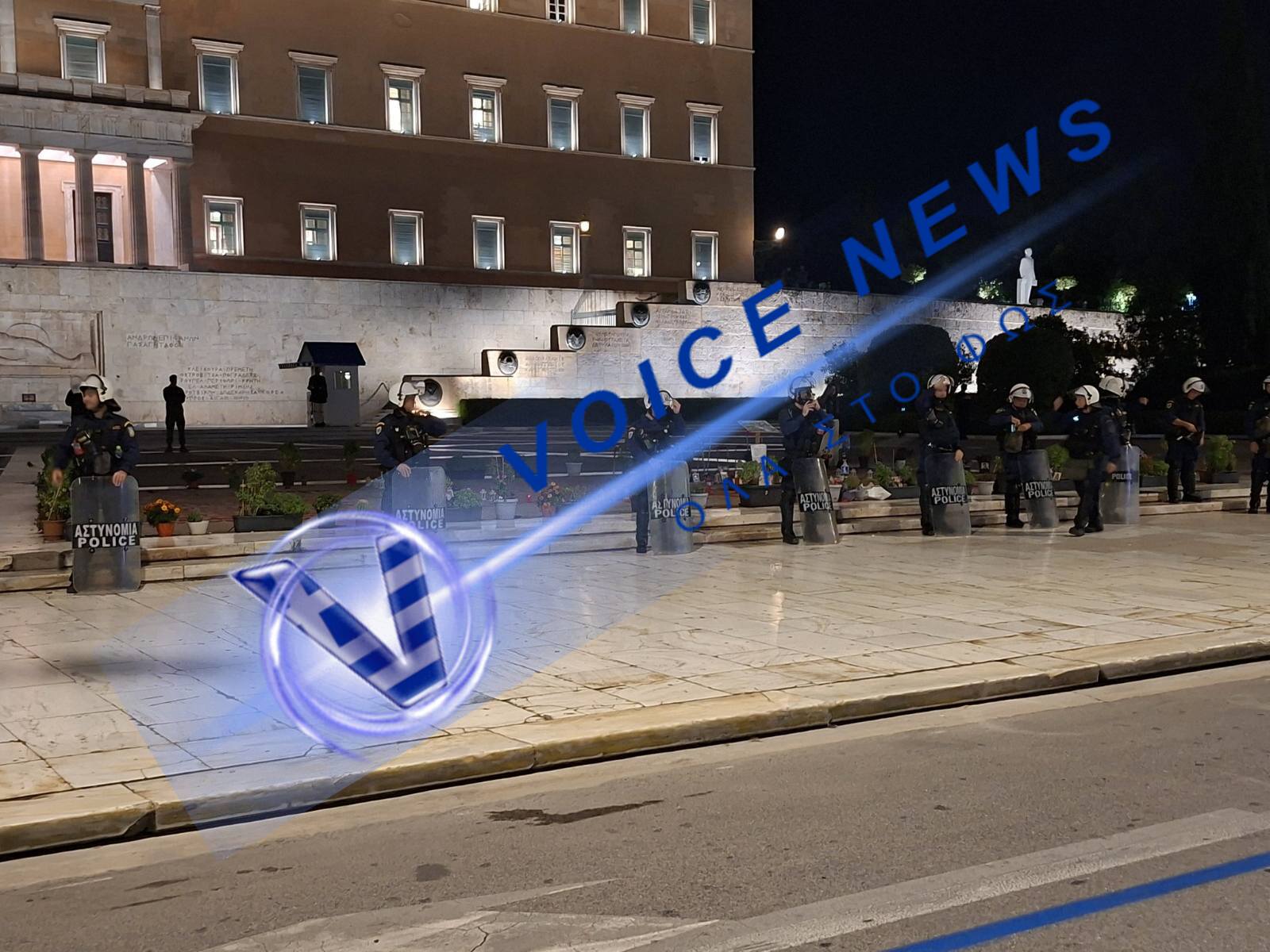 ΝΤΡΟΠΗ! ΜΑΤ ΓΥΡΩ ΑΠΟ ΤΟΝ ΑΓΝΩΣΤΟ ΣΤΡΑΤΙΩΤΗ - Voice News