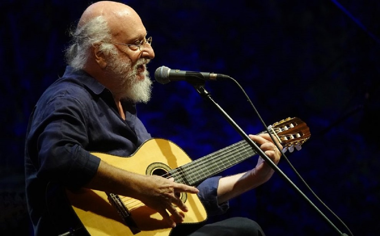«Νοσηλεύεται» ο Διονύσης Σαββόπουλος - Ποια είναι η κατάσταση της ...