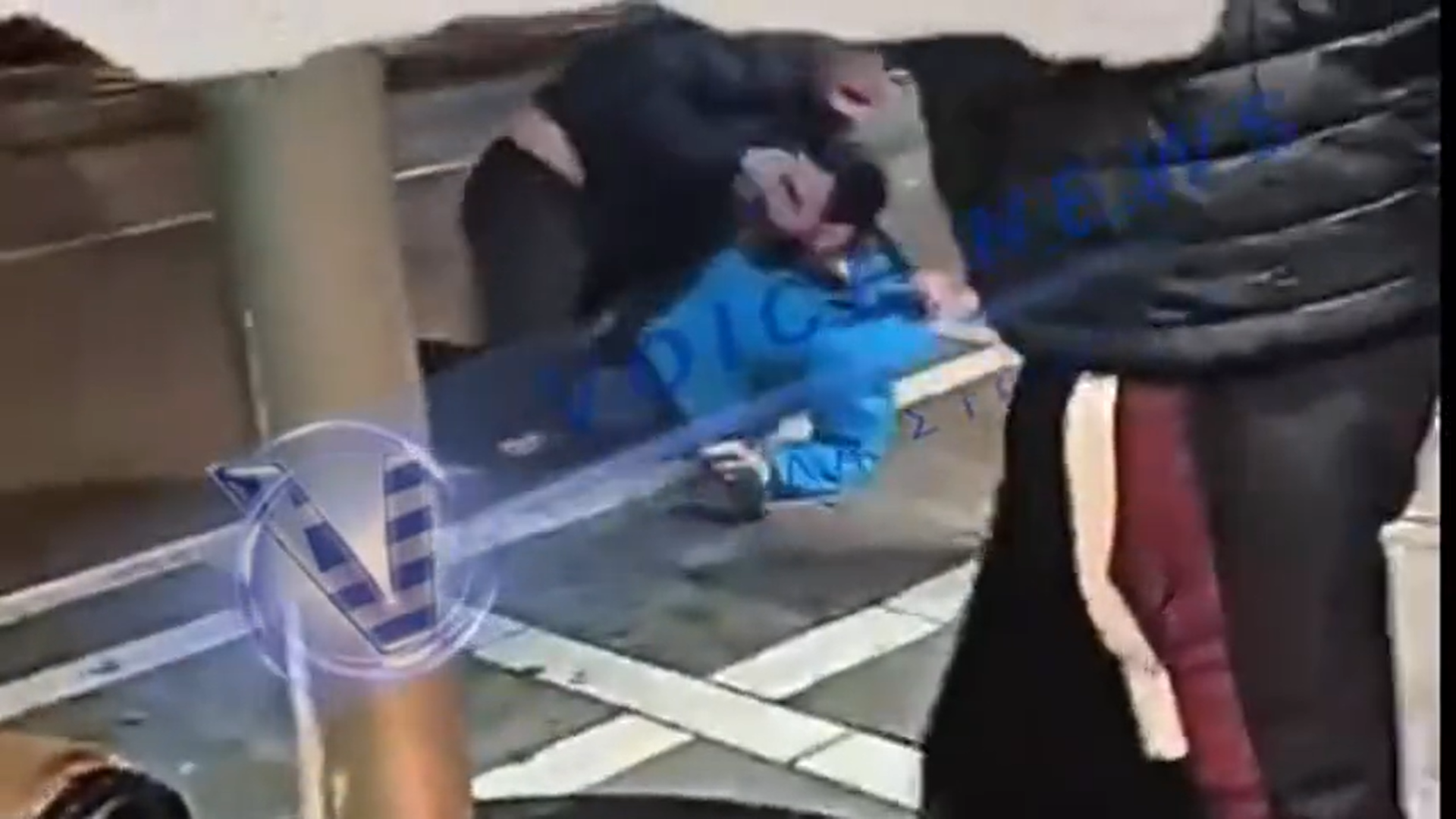ΒΙΝΤΕΟ ΣΟΚ: ΔΕΙΤΕ ΚΑΡΕ-ΚΑΡΕ ΣΕ SLOWMOTION ΤΟΝ ΞΥΛΟΔΑΡΜΟ ΓΝΩΣΤΟΥ ...